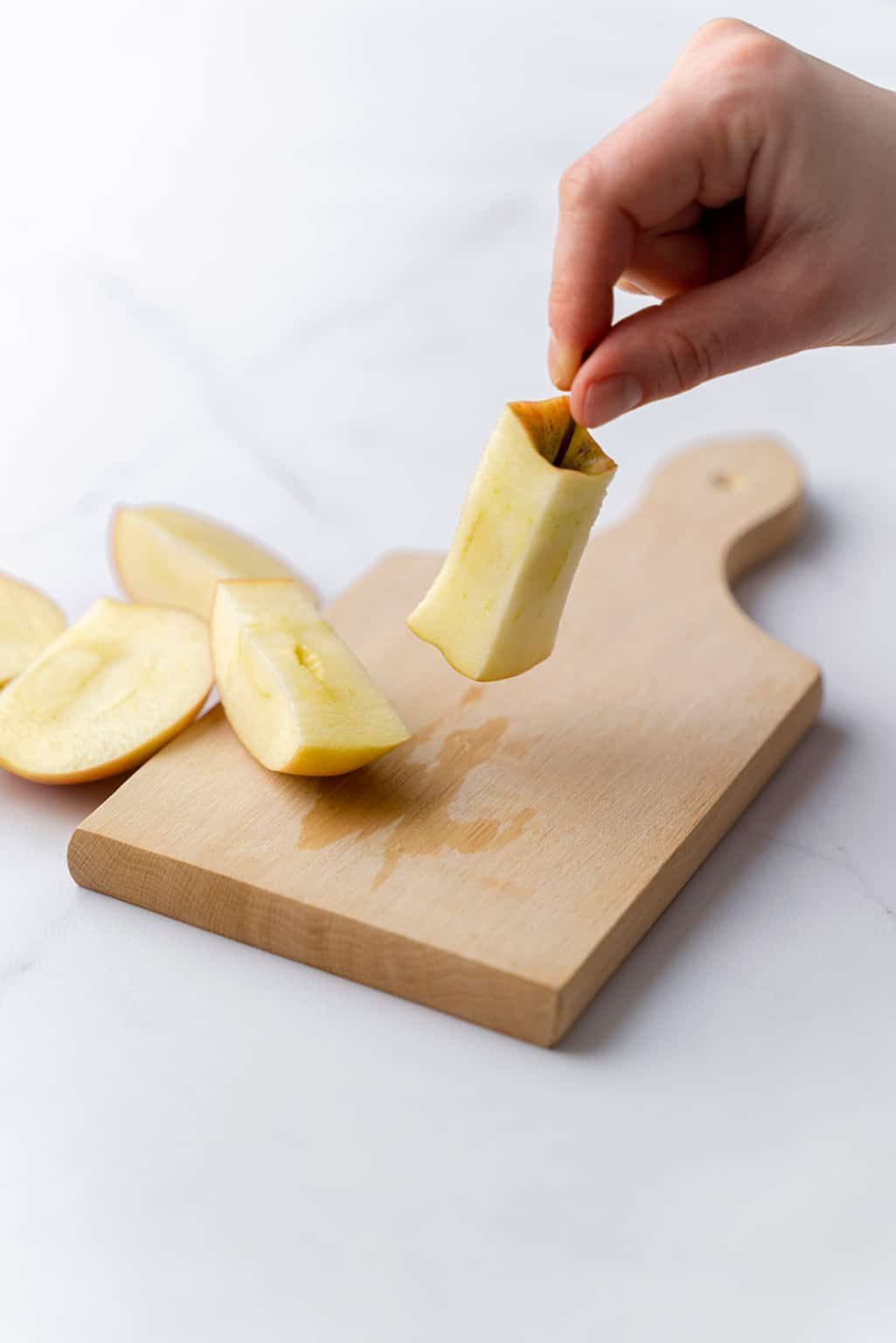 How To Cut an Apple Into Slices - Healthy Fitness Meals