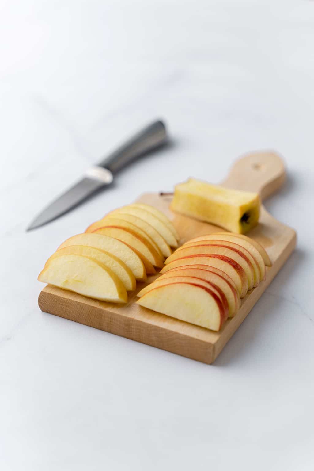How To Cut an Apple Into Slices - Healthy Fitness Meals