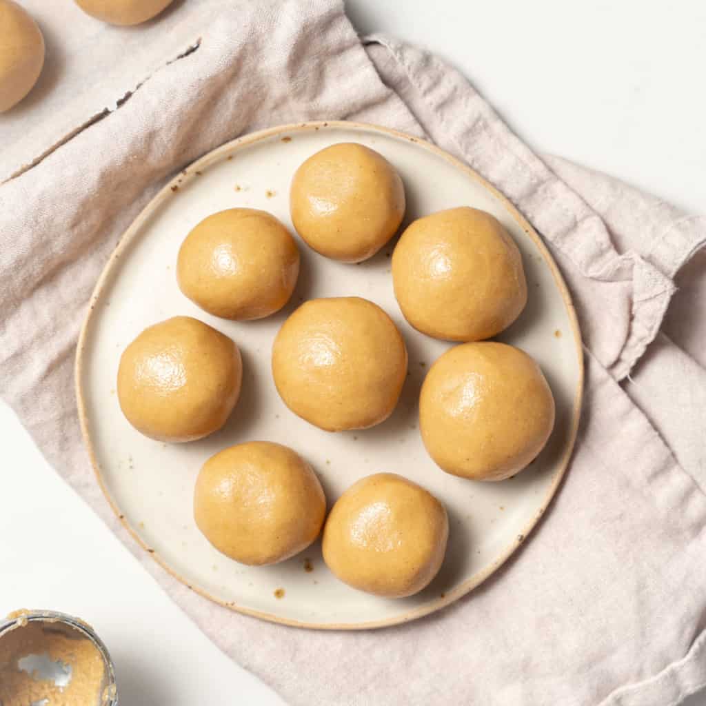 No-Bake Peanut Butter Balls - Healthy Fitness Meals
