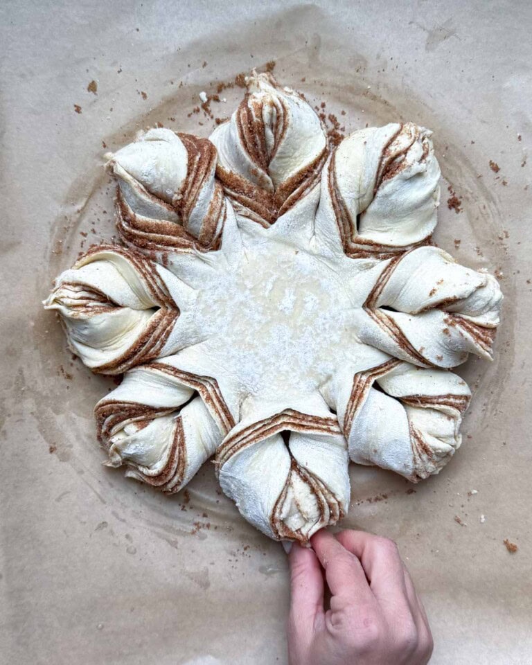Cinnamon Roll Puff Pastry Snowflake - Healthy Fitness Meals